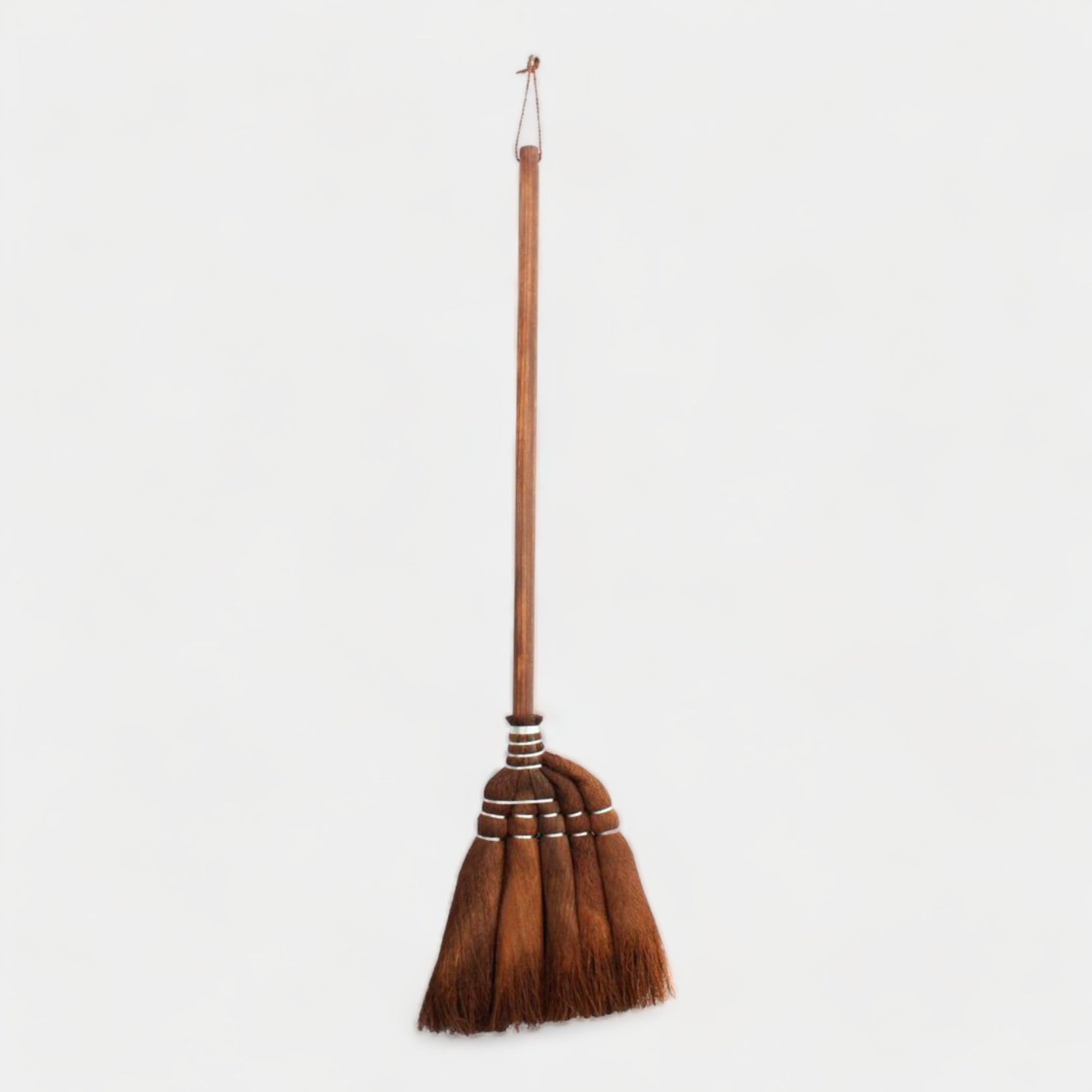 Takada Palm Broom with Japanese Cypress Broomstick – InnStore