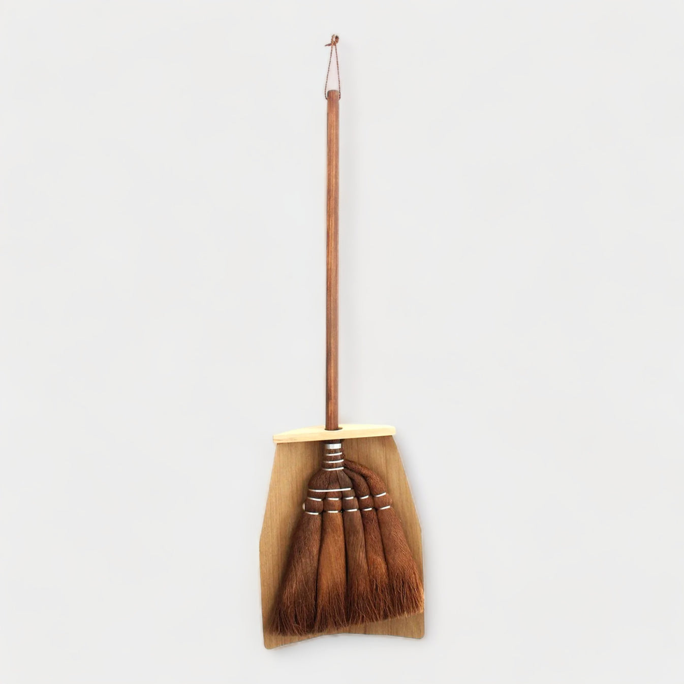 Takada Palm Broom with Japanese Cypress Broomstick – InnStore